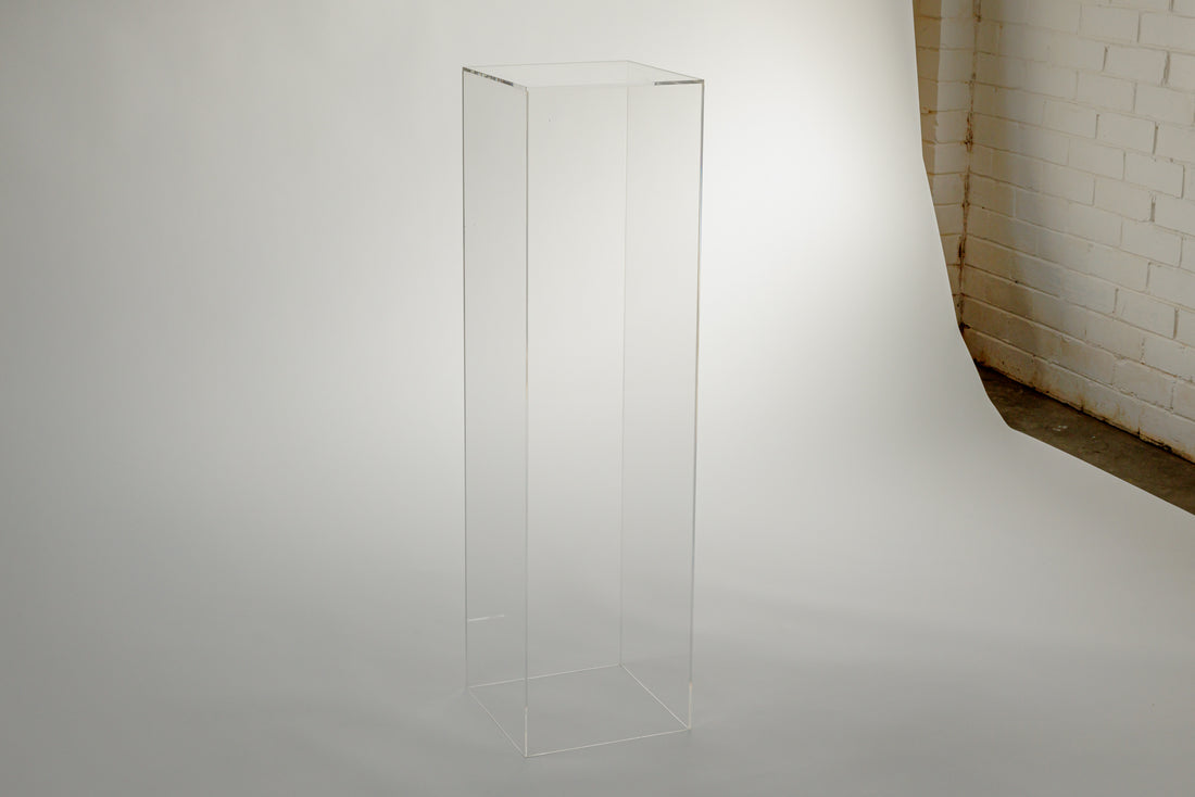 Clear Acrylic Plinth – ahiring